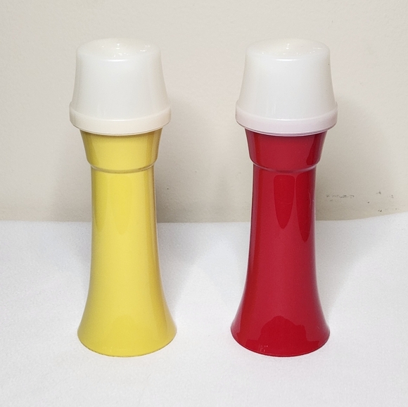 Tupperware | Dining | Vintage 97s Tupperware Hourglass Shaped Ketchup ...